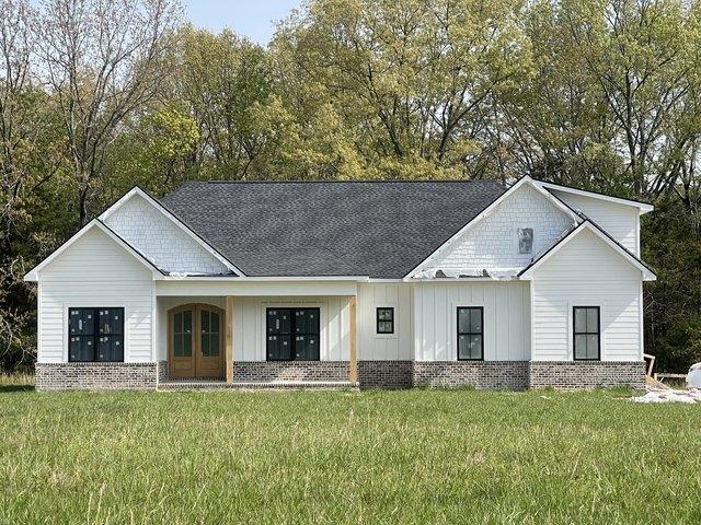 933 Ovoca Lake Rd, Tullahoma, TN 37388