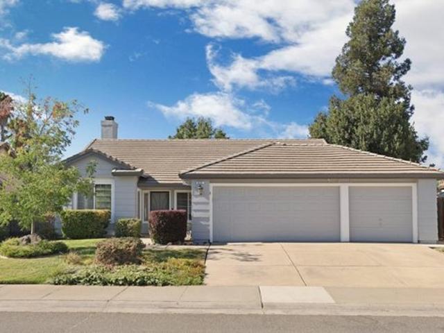 933 Lake Canyon Ave, Galt, CA 95632