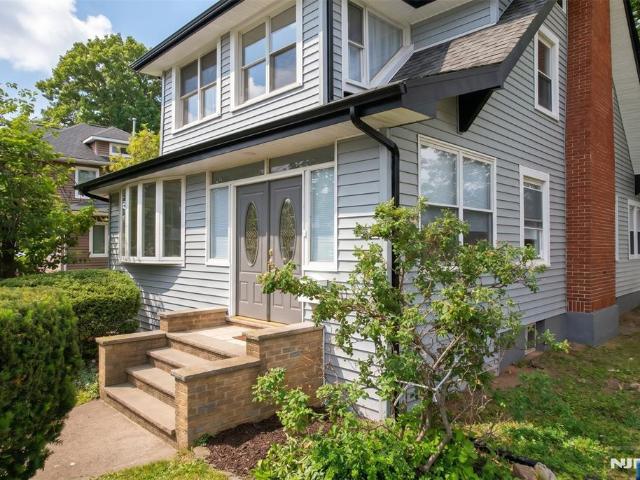 933 Maple Avenue