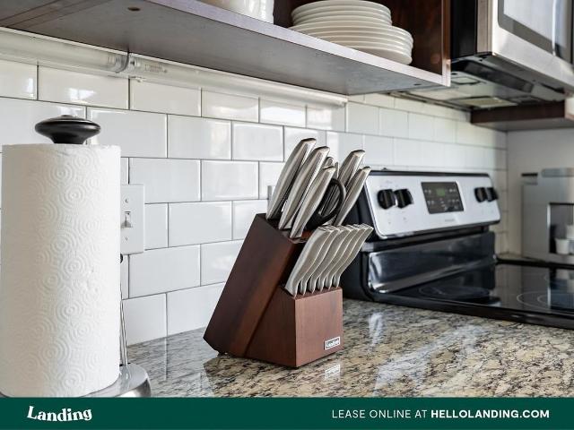 933 McGee St 1 Bedroom Apartment for Rent at 933 Mcgee St, Kansas City, MO 64106 The Downtown Loop