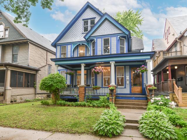 933 N 34th St