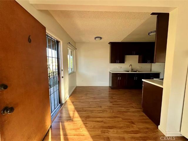 933 N Alameda Avenue 6