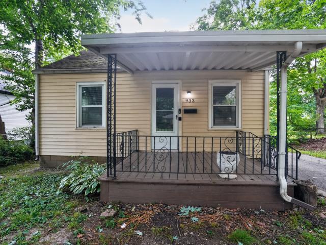933 N Routiers Avenue