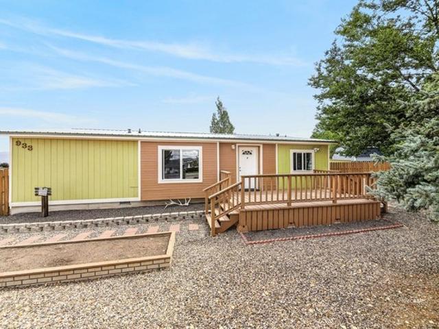 933 Spring Valley Pkwy, Spring Creek, NV 89815