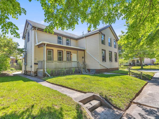 933 St Clair Ave