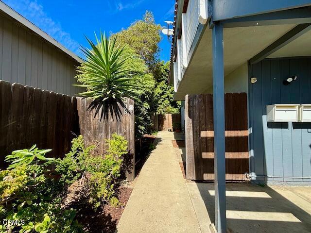 933 Peninsula St, Ventura, CA 93001 | MLS #V1 34951VC | Compass