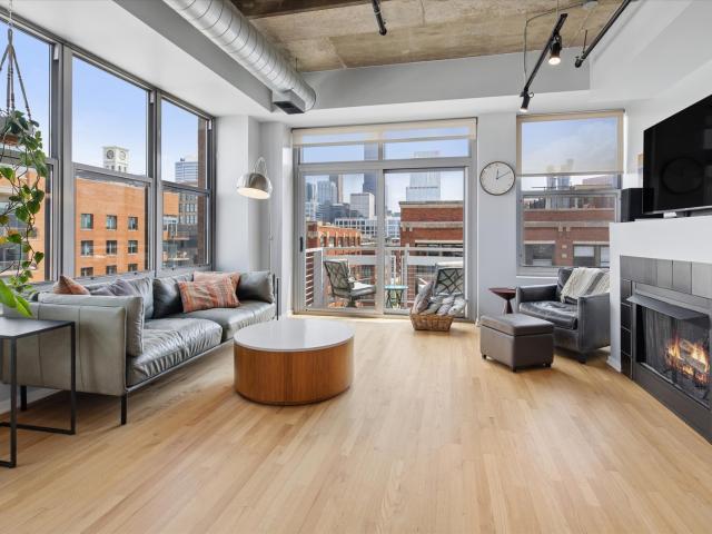 933 W Van Buren Street # 801