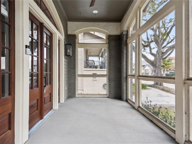 933 Taft Place