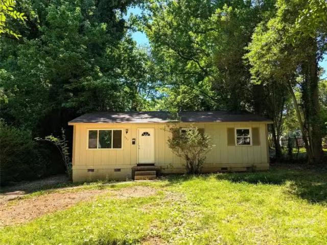 933 Yellowstone Drive, Charlotte, NC 28208