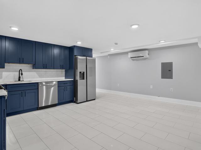 933A Summit Ave # 1