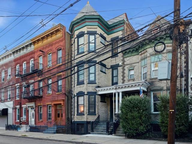 933A Summit Ave Apt 1, Jersey City, NJ 07307