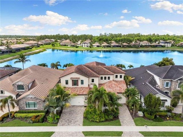 9344 Glenforest Dr, Naples, FL 34120