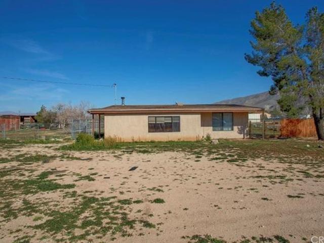 9345 Manzanita St, Apple Valley, CA 92308