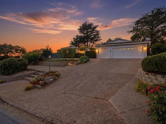9345 Holly Oak Way, Salinas, CA 93907