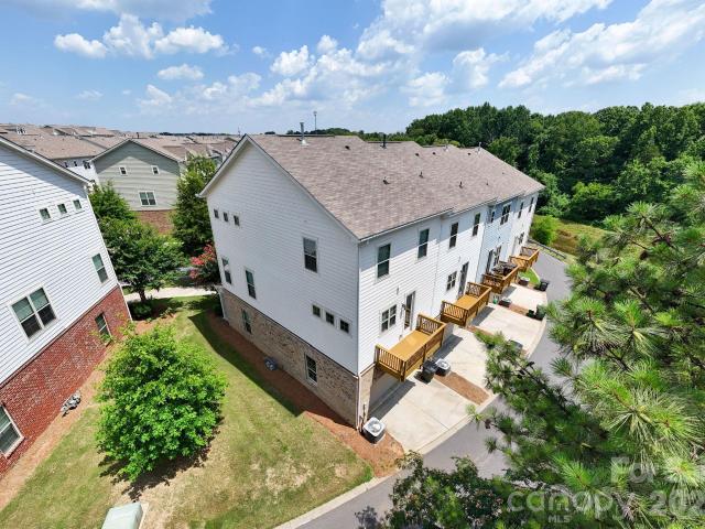 9348 Ainslie Downs Street