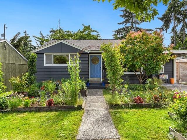 9348 32nd Ave SW, Seattle, WA 98126