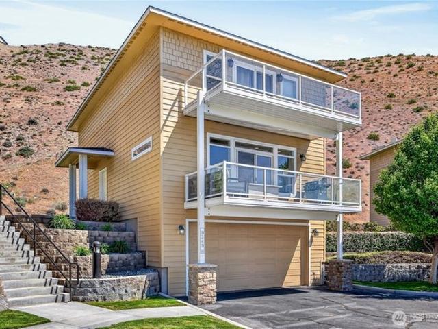 9349 NW Canyon Dr, Quincy, WA 98848