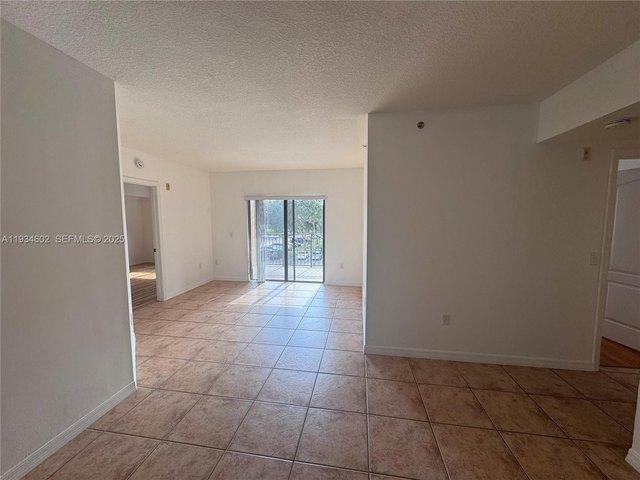 9340 Fontainebleau Blvd Unit W310, Miami, FL 33172