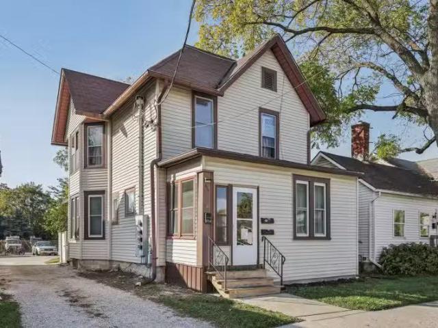 934 Caroline St, Waukesha, WI 53186 MLS 1897842