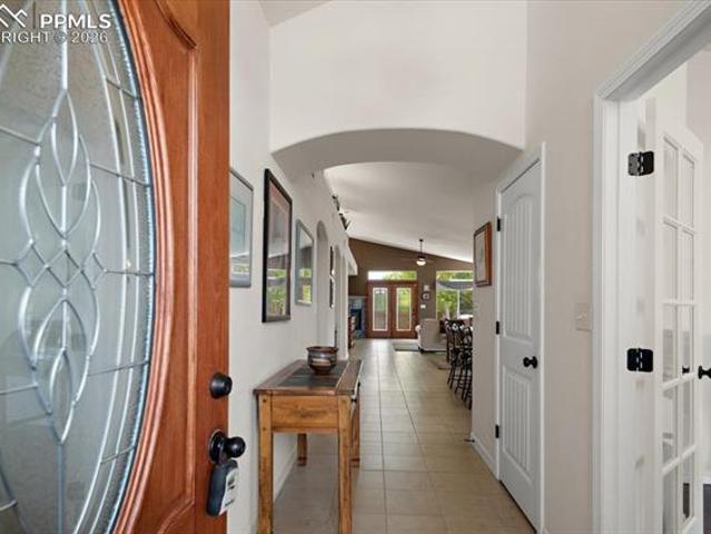 934 Aspencrest Drive