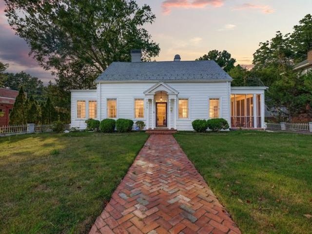 934 S Chestnut St, Henderson, NC 27536