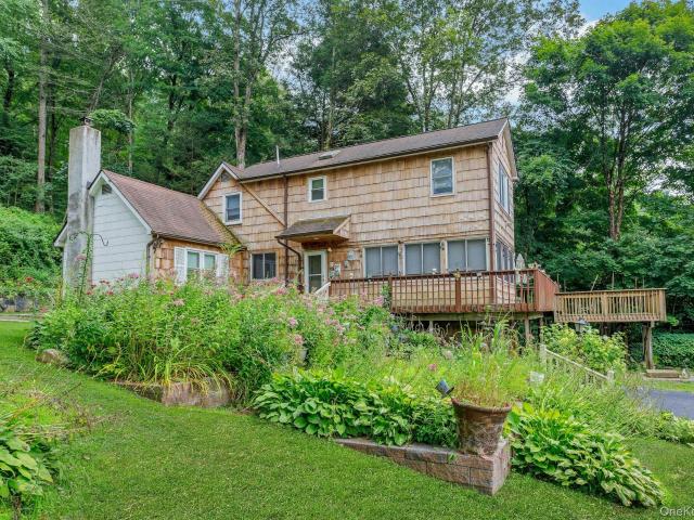934 Peekskill Hollow Road