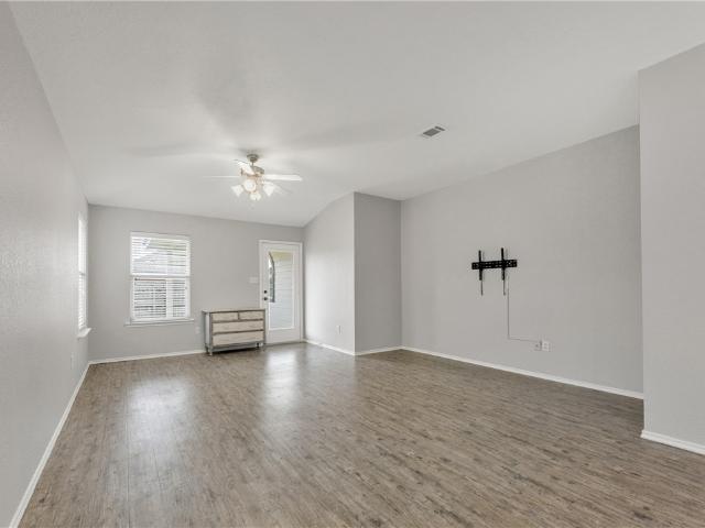 934 Whitewing Lane