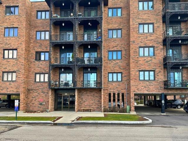 9355 Landings Ln Unit 301, Des Plaines, IL 60016