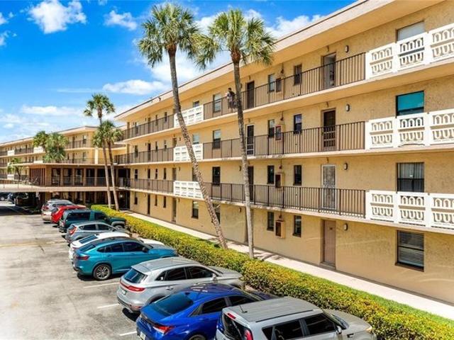 9355 SW 8th St Apt 109, Boca Raton, FL 33428