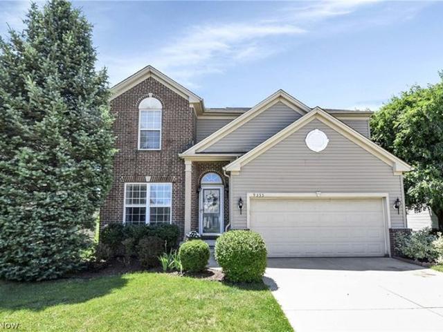 9355 Saybrook Dr, North Ridgeville, OH 44039