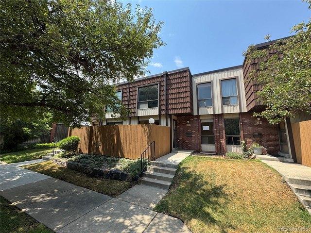 9356 W Utah Pl, Lakewood, CO 80232