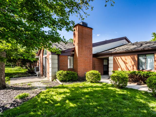 9350 Golden Leaf Way