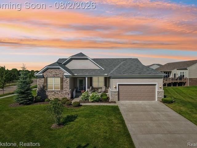9350 Pebble Beach Ln, Grand Blanc, MI 48439