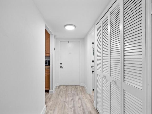 9350 Sunrise Lakes Blvd Apt 205, Sunrise, FL 33322