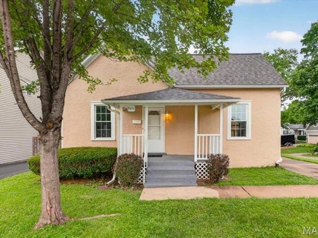 9351 Golden Gate Rd, Rock Hill, MO 63144