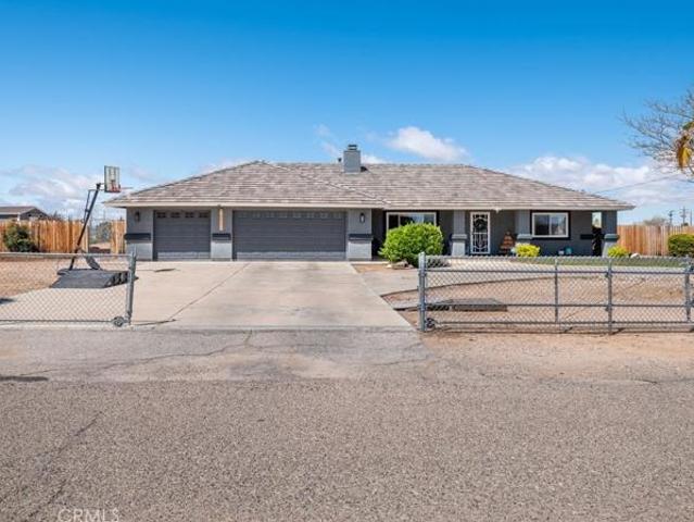 9352 Candlelight St, Apple Valley, CA 92308