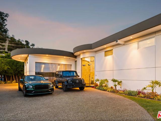 9353 Nightingale Drive