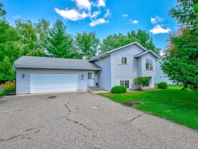 935 2nd Ave SW, Forest Lake, MN 55025