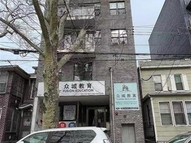935 57th St Unit 3A, Brooklyn, NY 11219