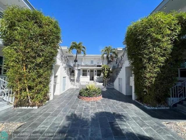 935 8th St #3, Miami Beach, FL 33139