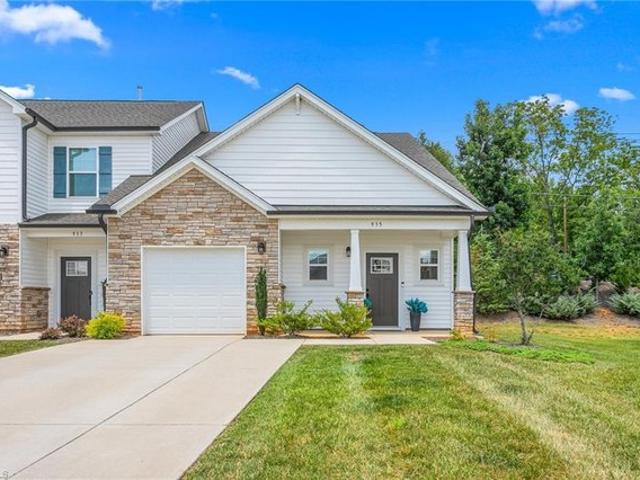 935 Cannon Crossing Cir, Greensboro, NC 27410