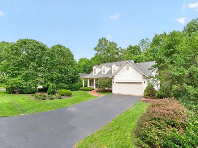 935 charter oaks dr