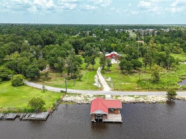 935 Bagdad Rd, Westlake, LA 70669