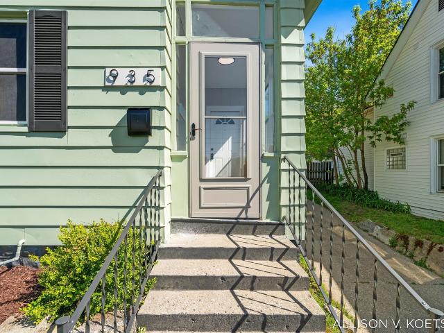 935 Baraga Street