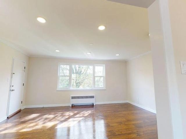 935 Broad St, Bloomfield, NJ 07003