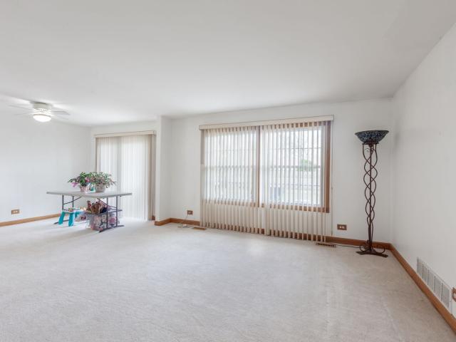 935 Brower Dr, Roselle, IL 60172 | MLS #12613 | Compass