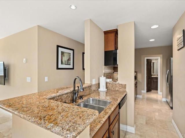 935 Genter St #207, La Jolla, US, CA