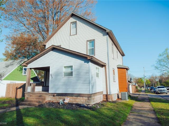 935 E Front Street