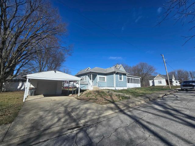 935 E Monroe Street