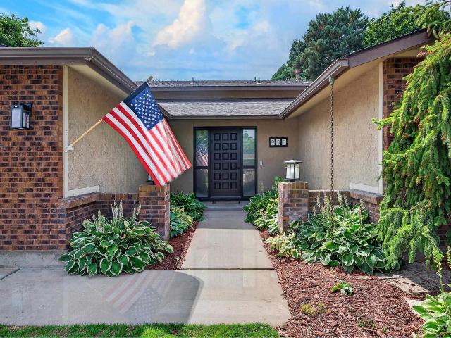 935 Farrington Dr